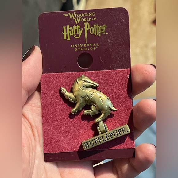 Warner Bros. | Other | Bnip Hufflepuff Pin Wizarding World Of Harry ...